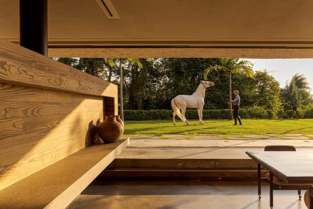 YINJISPACE - Studio Arthur Casas x Coudelaria